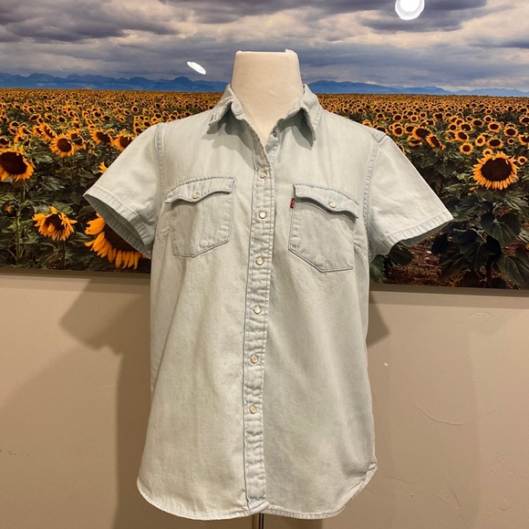 Levi's | Tops | Levis Snap Front Shirt | Poshmark